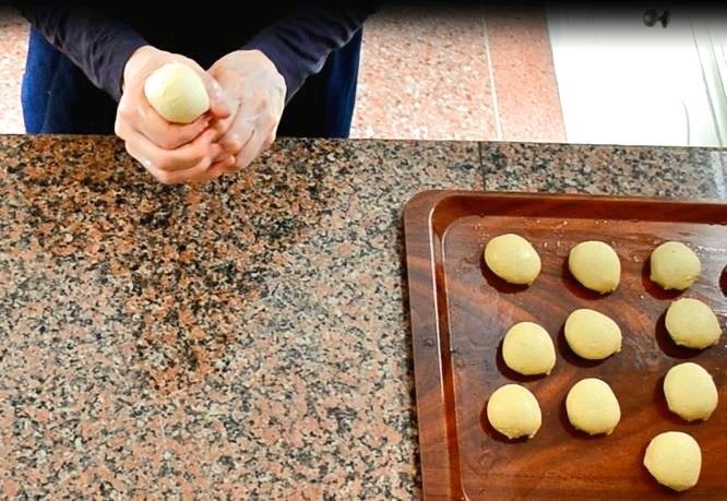 Moroccan Meloui or Malawi Recipe - Taste of Maroc