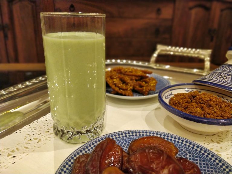 Easy Avocado Milkshake or Smoothie Recipe - Taste of Maroc